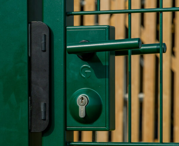 5 ways to make your garden gate more secure | Signet Locks