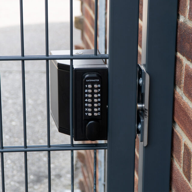 Superlock Quick Exit Gate Lock Shroud | Signet Locks