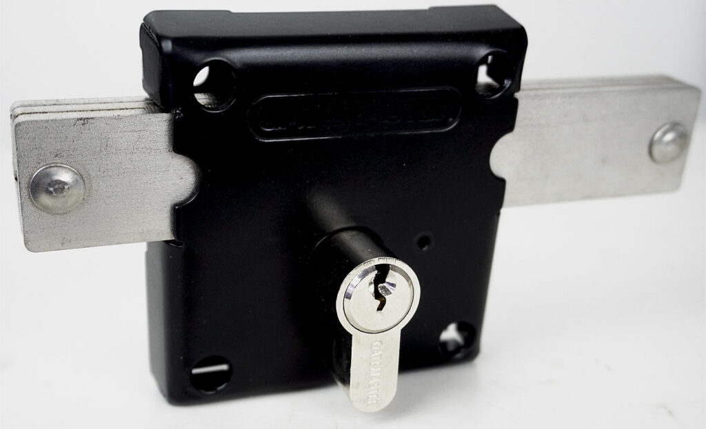 Gatemaster Locking Bolt | Outdoor Wooden Gate Lock | Signet Locks