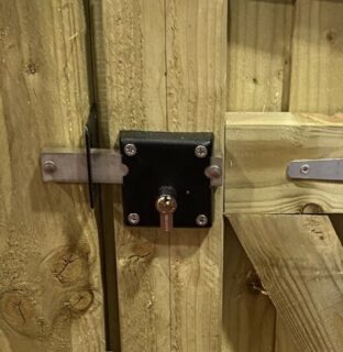 Gatemaster Locking Bolt | Outdoor Wooden Gate Lock | Signet Locks