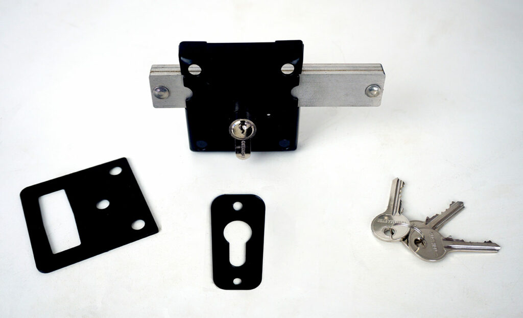 Gatemaster Locking Bolt | Outdoor Wooden Gate Lock | Signet Locks